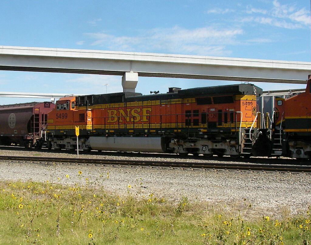 BNSF 5499